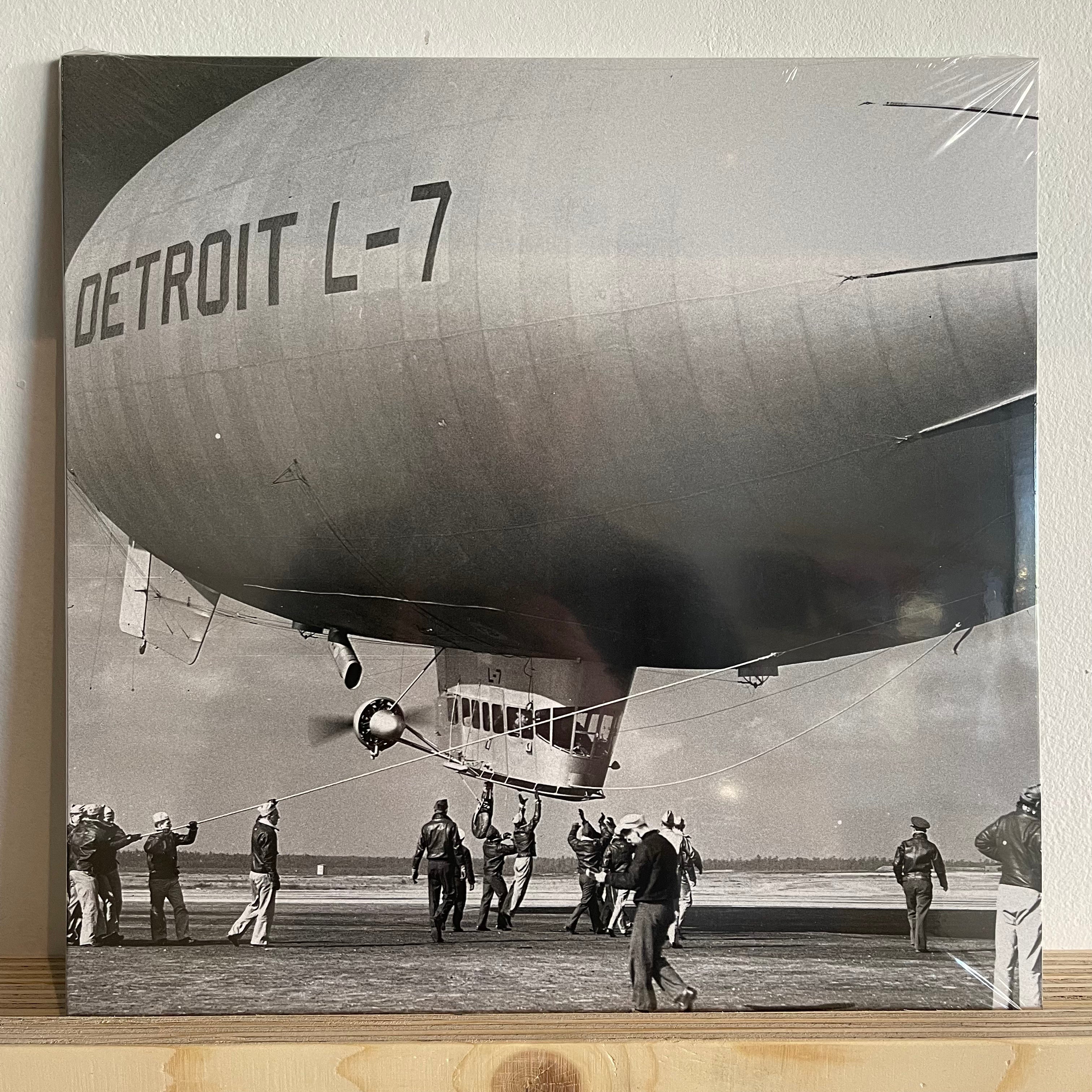 L7 - Detroit – Dash The Henge Store
